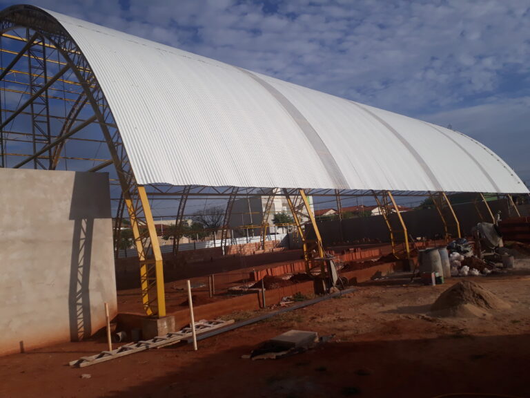Iniciada nova etapa de construção da Quadra Escolar Coberta e Vestiário ...
